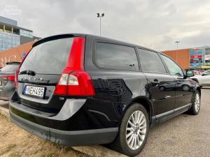 Volvo V70 2008 in Vilnius, with an engine capacity of 2.40 L and mileage of 295 thousand km for 4500 €, photo 8 on AUTOMOTO.COM.LV
