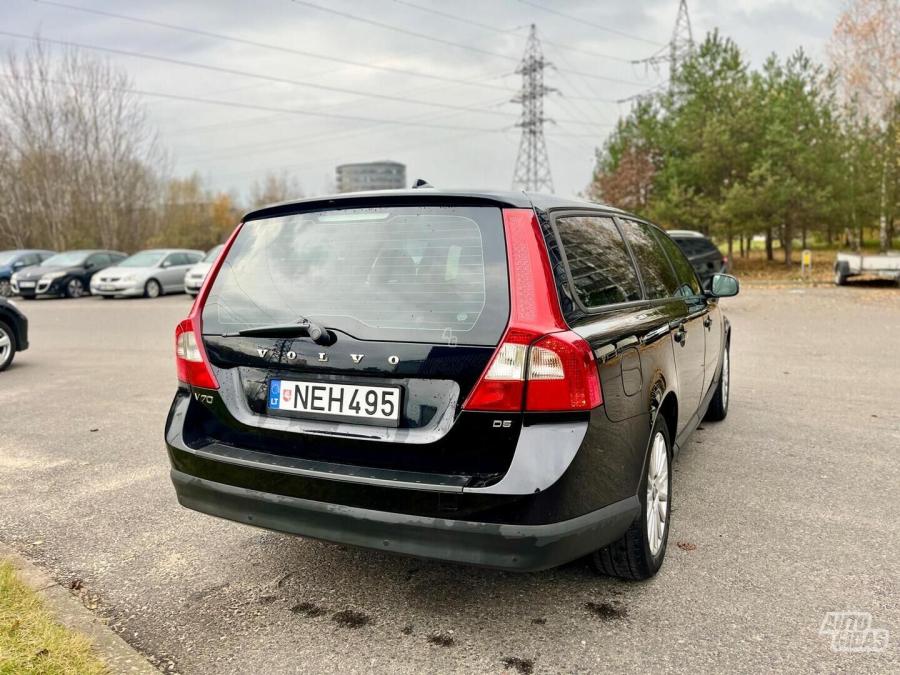 Volvo V70 2008 in Vilnius, with an engine capacity of 2.40 L and mileage of 295 thousand km for 4500 €, photo 13 on AUTOMOTO.COM.LV