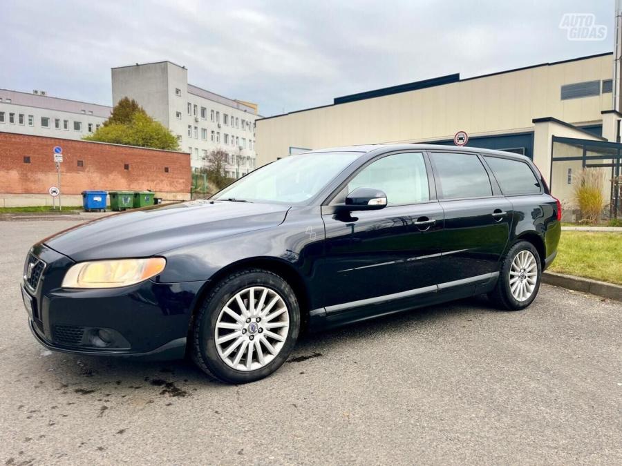 Volvo V70 2008 in Vilnius, with an engine capacity of 2.40 L and mileage of 295 thousand km for 4500 €, photo 14 on AUTOMOTO.COM.LV