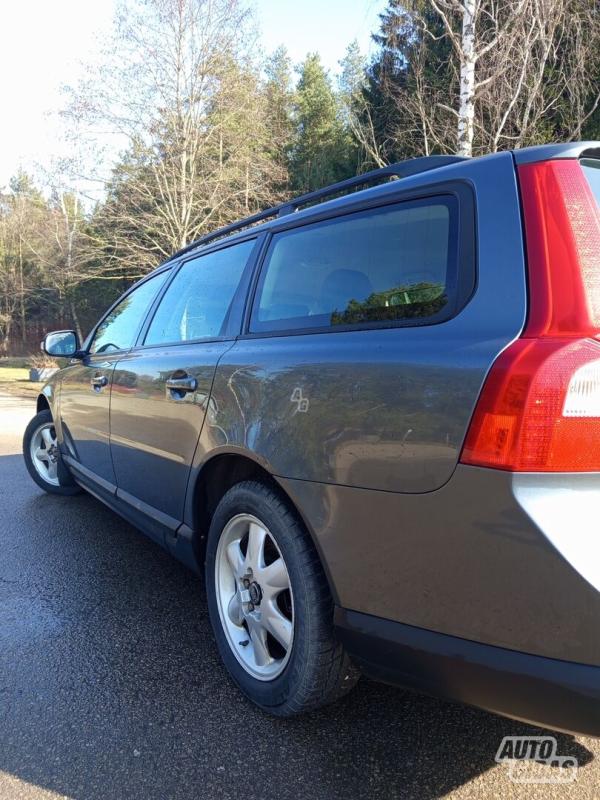 Volvo V70 2008 Viļņa, ar dzinēja tilpumu 2.40 L un nobraukumu 371 tūkst. km par 3350 €, foto 4 vietnē AUTOMOTO.COM.LV
