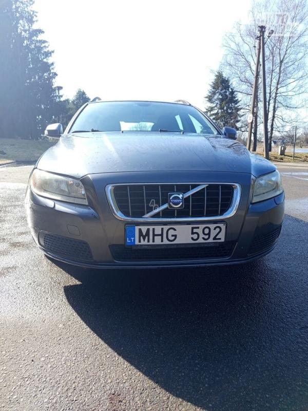 Volvo V70 2008 Viļņa, ar dzinēja tilpumu 2.40 L un nobraukumu 371 tūkst. km par 3350 €, foto 9 vietnē AUTOMOTO.COM.LV