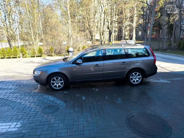 Volvo V70 2008 in Kaunas, with an engine capacity of 2.40 L and mileage of 375 thousand km for 1590 €, photo 2 on AUTOMOTO.COM.LV
