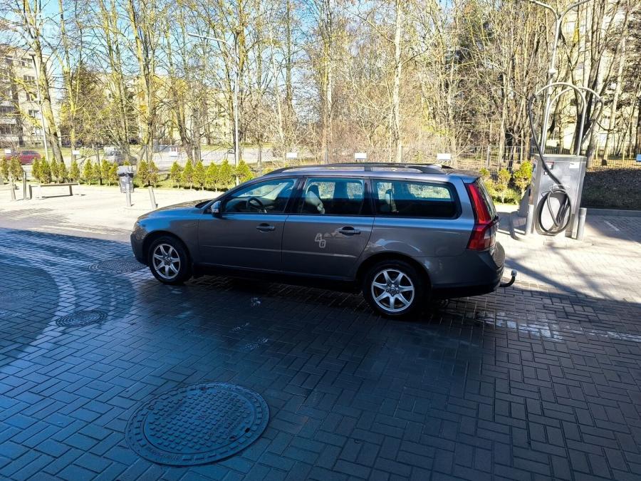 Volvo V70 2008 Kauņa, ar dzinēja tilpumu 2.40 L un nobraukumu 375 tūkst. km par 1590 €, foto 9 vietnē AUTOMOTO.COM.LV