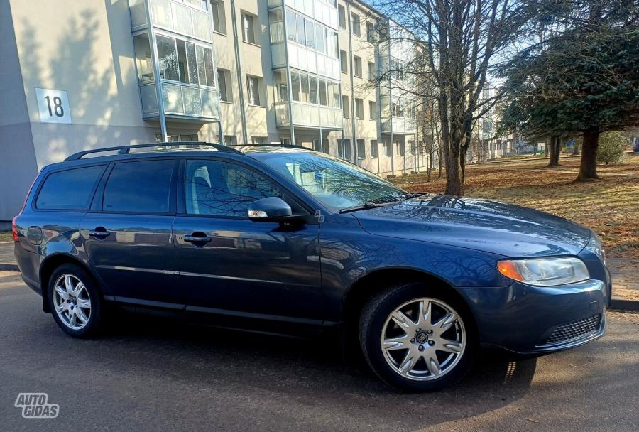 Volvo V70 2008 in Kaunas, with an engine capacity of 2.40 L and mileage of 315 thousand km for 2950 €, photo 5 on AUTOMOTO.COM.LV