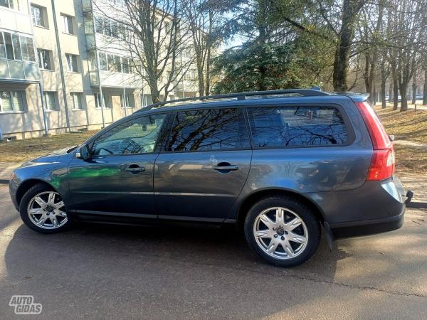Volvo V70 2008 Kauņa, ar dzinēja tilpumu 2.40 L un nobraukumu 315 tūkst. km par 2950 €, foto 5 vietnē AUTOMOTO.COM.LV