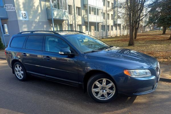 Volvo V70 2008 in Kaunas, with an engine capacity of 2.40 L and mileage of 315 thousand km for 2950 €, photo 2 on AUTOMOTO.COM.LV