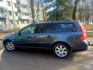 Volvo V70 2008 in Kaunas, with an engine capacity of 2.40 L and mileage of 315 thousand km for 2950 €, photo 4 on AUTOMOTO.COM.LV