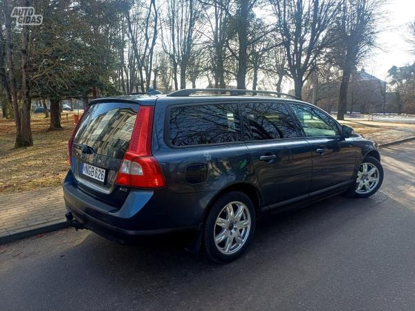 Volvo V70 2008 in Kaunas, with an engine capacity of 2.40 L and mileage of 315 thousand km for 2950 €, photo 8 on AUTOMOTO.COM.LV