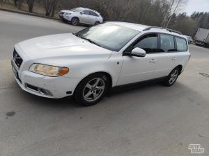 Volvo V70 2008 in Vilnius, with an engine capacity of 2.00 L and mileage of 323 thousand km for 1050 €, photo 3 on AUTOMOTO.COM.LV