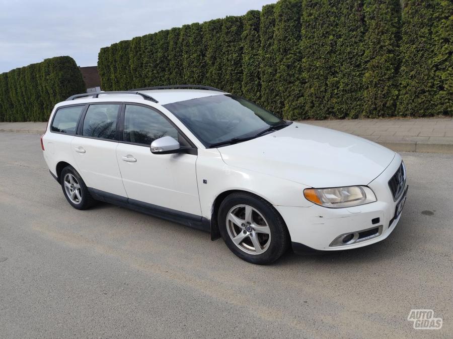 Volvo V70 2008 in Vilnius, with an engine capacity of 2.00 L and mileage of 323 thousand km for 1050 €, photo 6 on AUTOMOTO.COM.LV