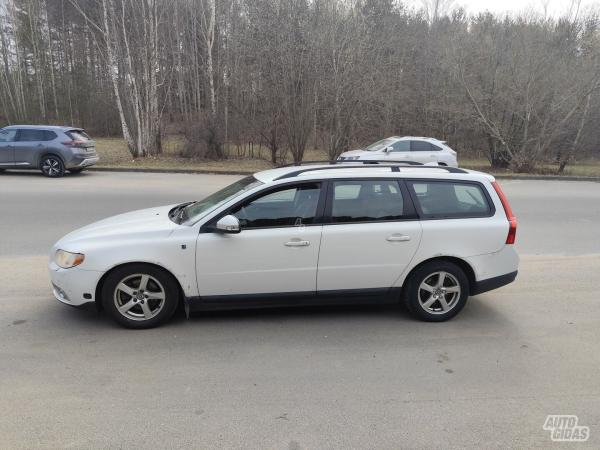 Volvo V70 2008 in Vilnius, with an engine capacity of 2.00 L and mileage of 323 thousand km for 990 €, photo 2 on AUTOMOTO.COM.LV
