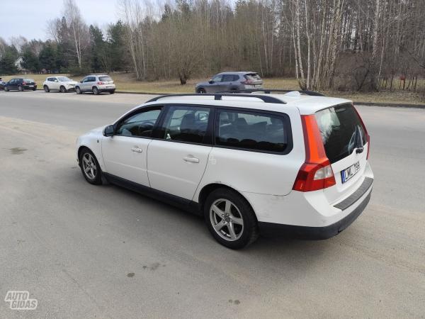 Volvo V70 2008 in Vilnius, with an engine capacity of 2.00 L and mileage of 323 thousand km for 990 €, photo 3 on AUTOMOTO.COM.LV