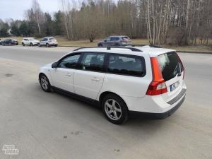 Volvo V70 2008 in Vilnius, with an engine capacity of 2.00 L and mileage of 323 thousand km for 990 €, photo 4 on AUTOMOTO.COM.LV