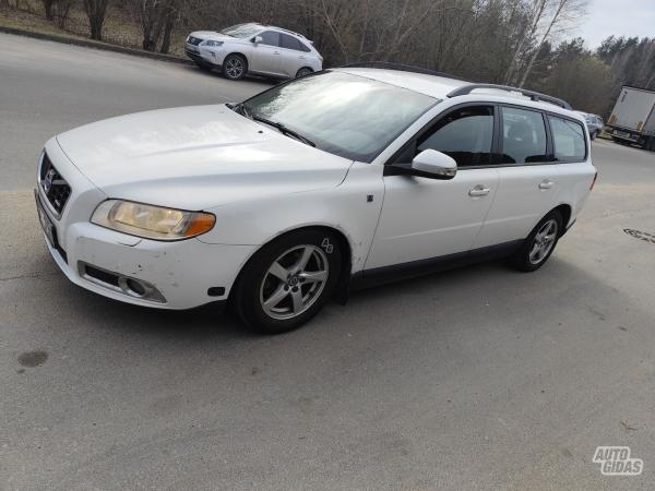 Volvo V70 2008 Viļņa, ar dzinēja tilpumu 2.00 L un nobraukumu 323 tūkst. km par 950 €, foto 2 vietnē AUTOMOTO.COM.LV
