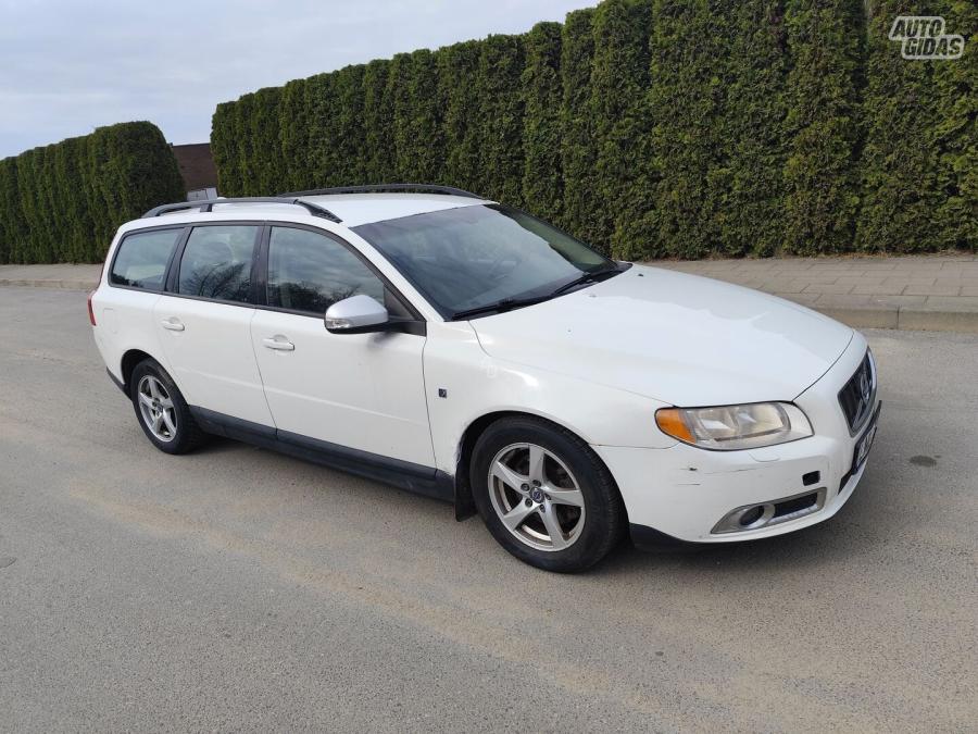 Volvo V70 2008 in Vilnius, with an engine capacity of 2.00 L and mileage of 323 thousand km for 950 €, photo 6 on AUTOMOTO.COM.LV