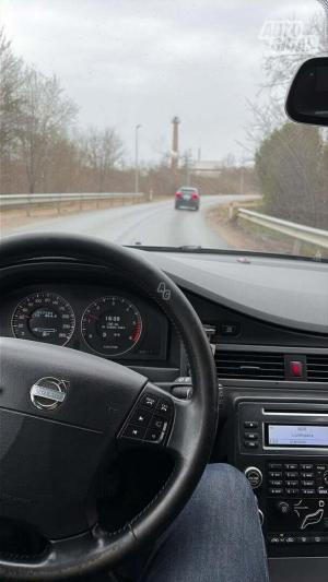 Volvo V70 2008 in Vilnius, with an engine capacity of 2.40 L and mileage of 517 thousand km for 1850 €, photo 6 on AUTOMOTO.COM.LV