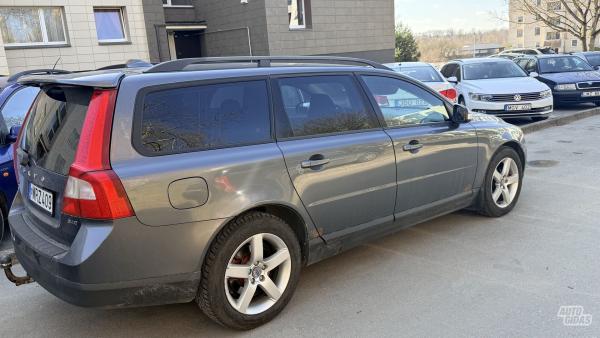 Volvo V70 2008 Viļņa, ar dzinēja tilpumu 2.40 L un nobraukumu 517 tūkst. km par 1850 €, foto 7 vietnē AUTOMOTO.COM.LV