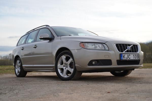 Volvo V70 2008 in Vilkaviskis, with an engine capacity of 2.00 L and mileage of 304 thousand km for 2800 €, photo 3 on AUTOMOTO.COM.LV