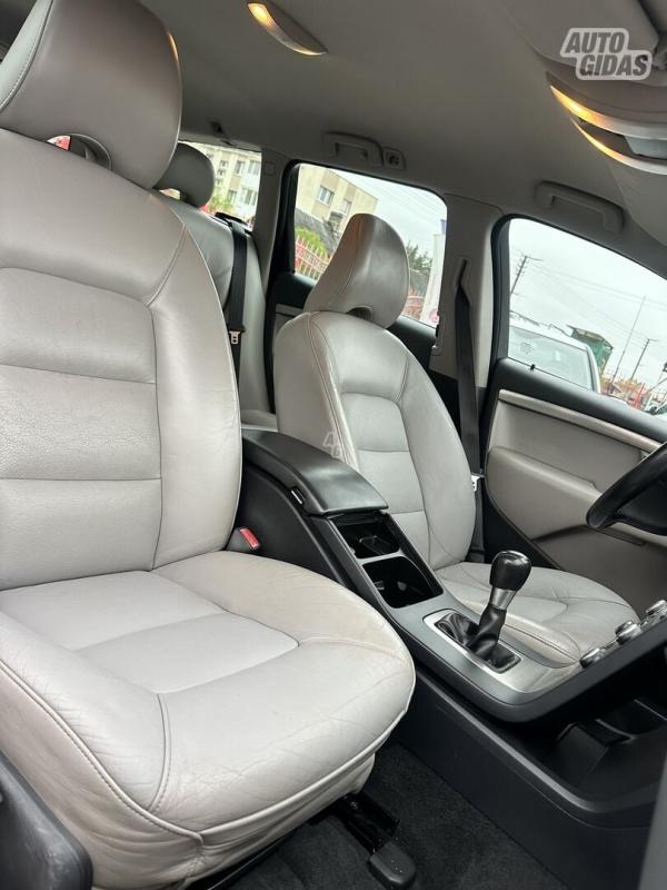 Volvo V70 2008 Pabradė, ar dzinēja tilpumu 2.40 L un nobraukumu 290 tūkst. km par 4950 €, foto 9 vietnē AUTOMOTO.COM.LV