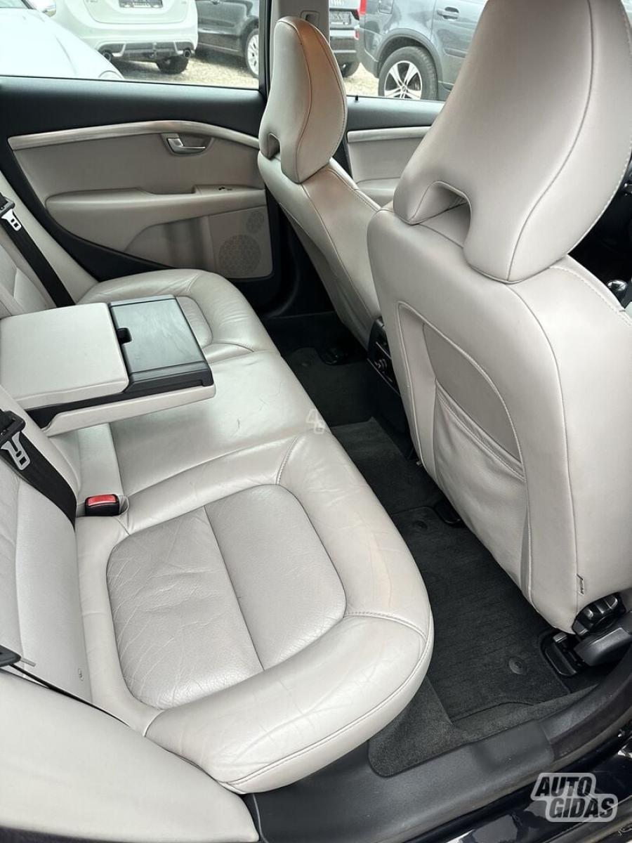 Volvo V70 2008 Pabradė, ar dzinēja tilpumu 2.40 L un nobraukumu 290 tūkst. km par 4950 €, foto 12 vietnē AUTOMOTO.COM.LV