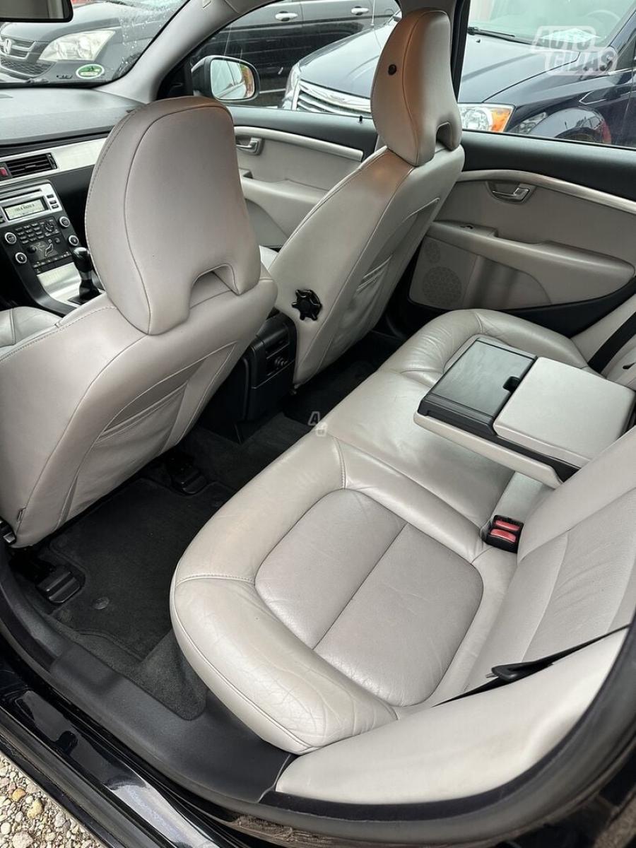 Volvo V70 2008 Pabradė, ar dzinēja tilpumu 2.40 L un nobraukumu 290 tūkst. km par 4950 €, foto 13 vietnē AUTOMOTO.COM.LV