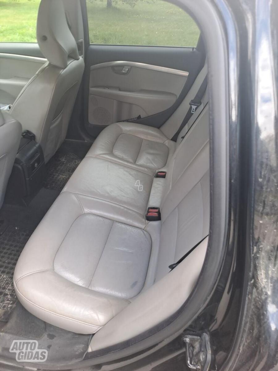 Volvo V70 2008 in Vilnius, with an engine capacity of 2.40 L and mileage of 289 thousand km for 2900 €, photo 4 on AUTOMOTO.COM.LV