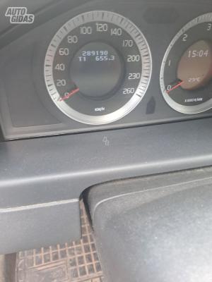 Volvo V70 2008 in Vilnius, with an engine capacity of 2.40 L and mileage of 289 thousand km for 2900 €, photo 6 on AUTOMOTO.COM.LV