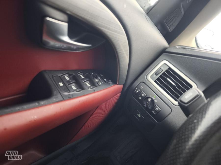 Volvo V70 2008 Viļņa, ar dzinēja tilpumu 3.00 L un nobraukumu 436 tūkst. km par 2500 €, foto 18 vietnē AUTOMOTO.COM.LV