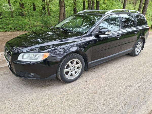 Volvo V70 2008 in Ukmerge, with an engine capacity of 2.40 L and mileage of 295 thousand km for 3750 €, photo 2 on AUTOMOTO.COM.LV
