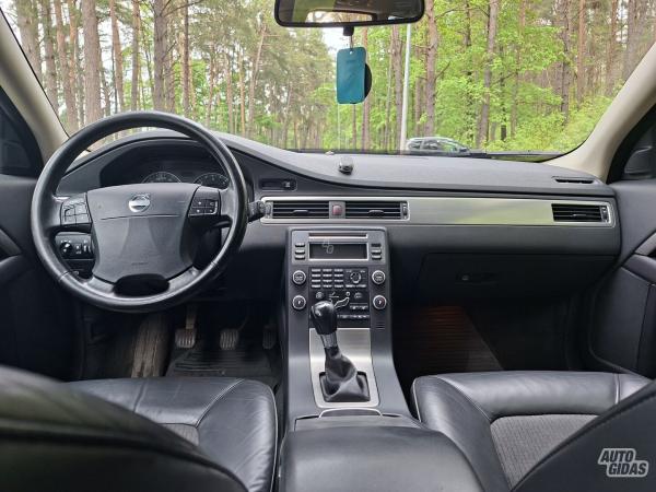 Volvo V70 2008 in Ukmerge, with an engine capacity of 2.40 L and mileage of 295 thousand km for 3750 €, photo 5 on AUTOMOTO.COM.LV