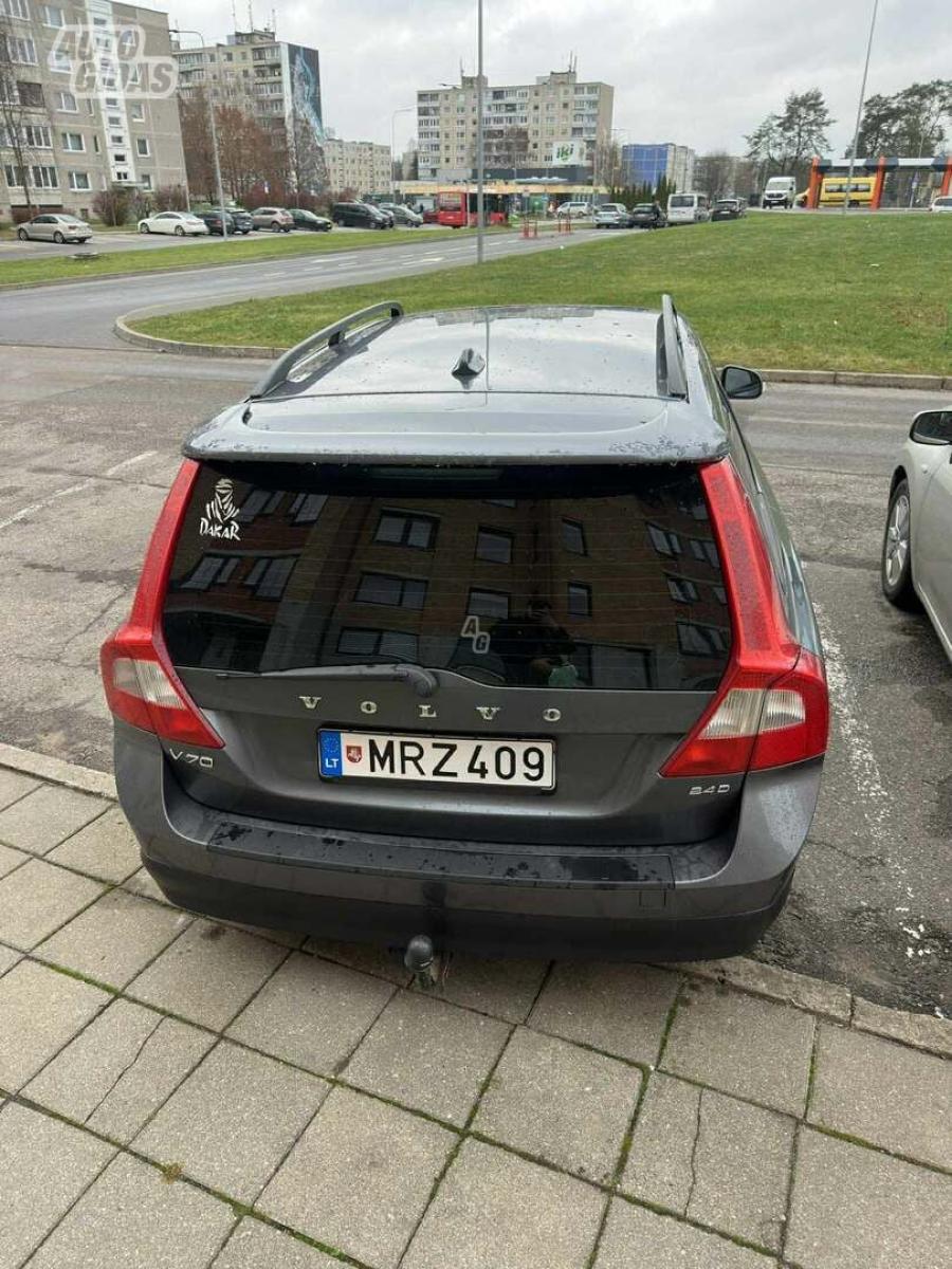 Volvo V70 2008 in Vilnius, with an engine capacity of 2.40 L and mileage of 517 thousand km for 1680 €, photo 4 on AUTOMOTO.COM.LV