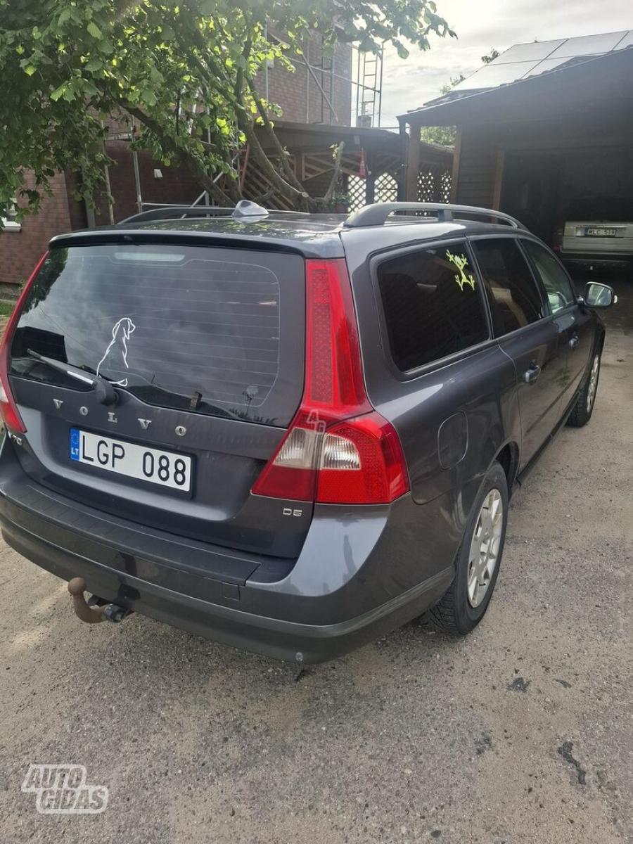Volvo V70 2008 in Kaisiadorys, with an engine capacity of 2.40 L and mileage of 430 thousand km for 3000 €, photo 4 on AUTOMOTO.COM.LV