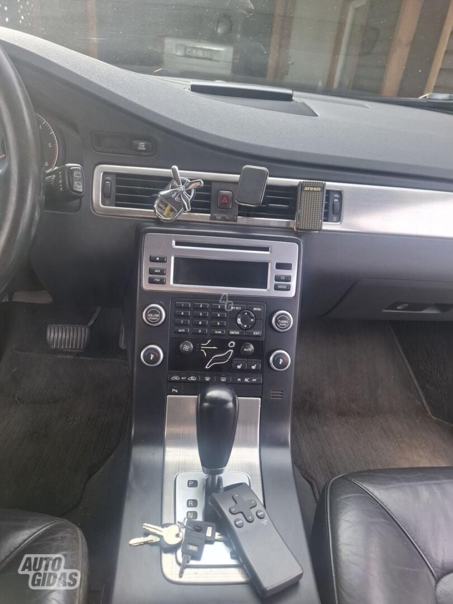 Volvo V70 2008 in Kaisiadorys, with an engine capacity of 2.40 L and mileage of 430 thousand km for 3000 €, photo 8 on AUTOMOTO.COM.LV