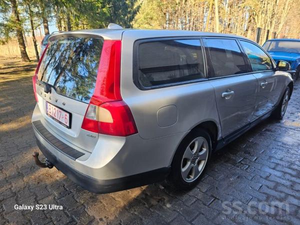 Volvo V70 2008 in Riga, with an engine capacity of 2.40 L and mileage of 0 thousand km for 3900 €, photo 3 on AUTOMOTO.COM.LV