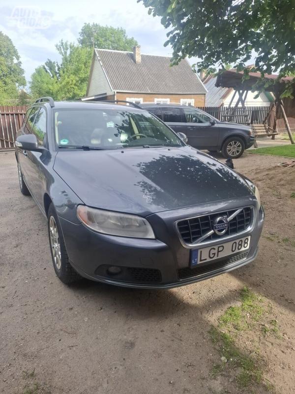 Volvo V70 2008 in Kaisiadorys, with an engine capacity of 2.40 L and mileage of 430 thousand km for 2800 €, photo 2 on AUTOMOTO.COM.LV