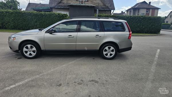 Volvo V70 2008 in Kazlu Ruda, with an engine capacity of 2.00 L and mileage of 380 thousand km for 2999 €, photo 2 on AUTOMOTO.COM.LV