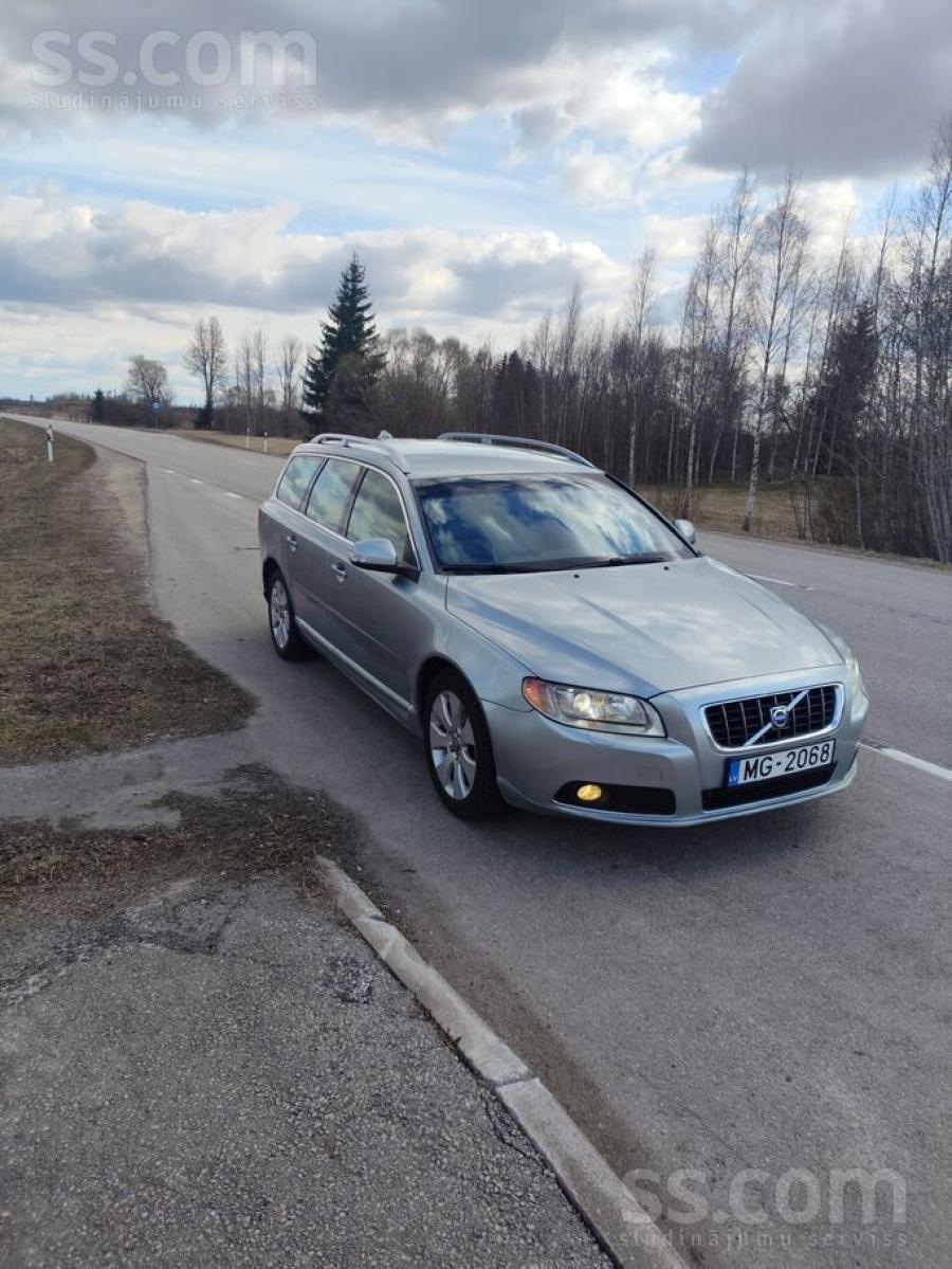 Volvo V70 2008 Rēzekne, ar dzinēja tilpumu 2.00 L un nobraukumu 316 tūkst. km par 4600 €, foto 3 vietnē AUTOMOTO.COM.LV