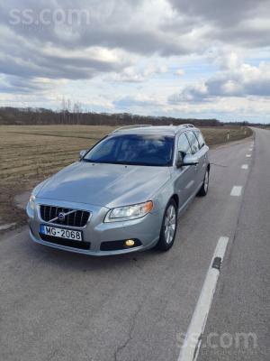 Volvo V70 2008 Rēzekne, ar dzinēja tilpumu 2.00 L un nobraukumu 316 tūkst. km par 4600 €, foto 4 vietnē AUTOMOTO.COM.LV