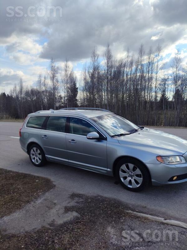 Volvo V70 2008 Rēzekne, ar dzinēja tilpumu 2.00 L un nobraukumu 316 tūkst. km par 4600 €, foto 5 vietnē AUTOMOTO.COM.LV