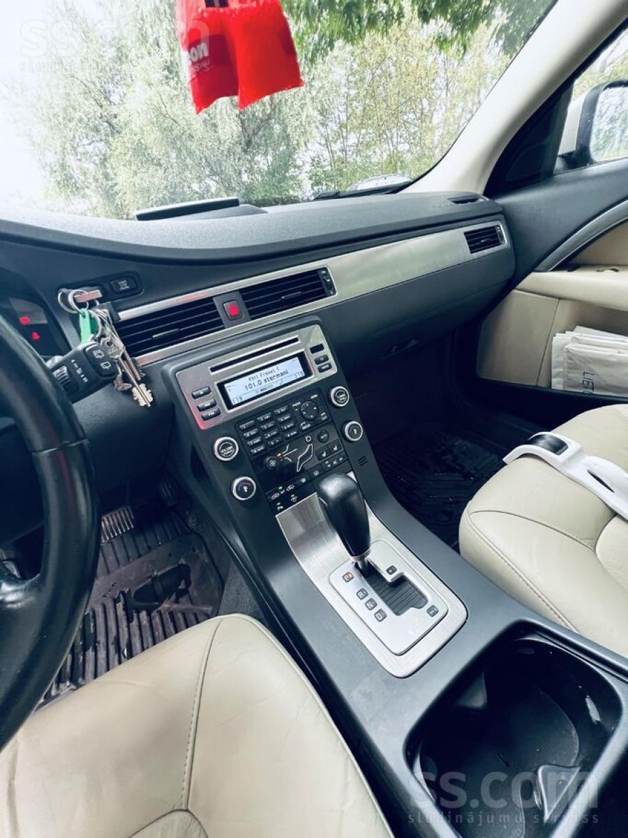 Volvo V70 2008 Rīga, ar dzinēja tilpumu 2.40 L un nobraukumu 0 tūkst. km par 4700 €, foto 4 vietnē AUTOMOTO.COM.LV