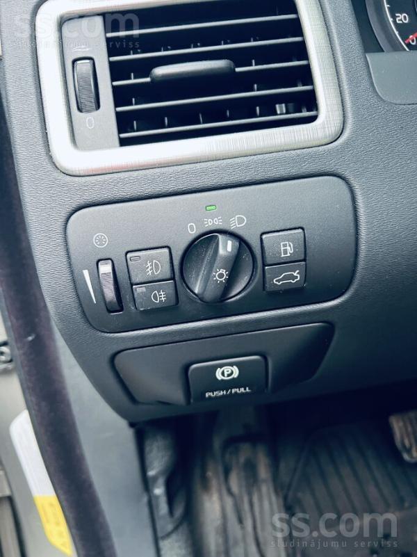 Volvo V70 2008 in Riga, with an engine capacity of 2.40 L and mileage of 0 thousand km for 4700 €, photo 9 on AUTOMOTO.COM.LV