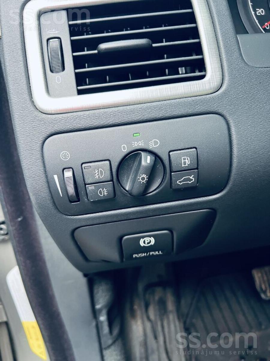 Volvo V70 2008 Rīga, ar dzinēja tilpumu 2.40 L un nobraukumu 0 tūkst. km par 4700 €, foto 10 vietnē AUTOMOTO.COM.LV
