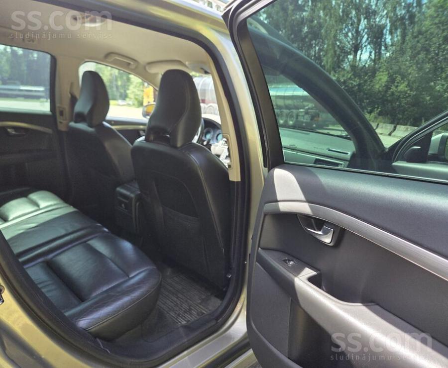 Volvo V70 2008 in Riga, with an engine capacity of 2.40 L and mileage of 363 thousand km for 2990 €, photo 4 on AUTOMOTO.COM.LV