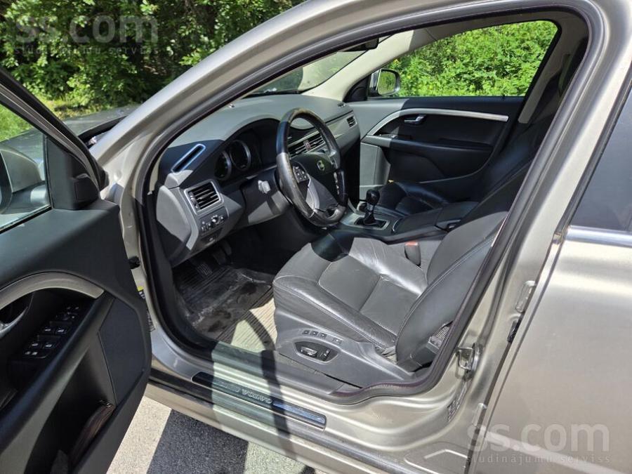 Volvo V70 2008 in Riga, with an engine capacity of 2.40 L and mileage of 363 thousand km for 2990 €, photo 7 on AUTOMOTO.COM.LV
