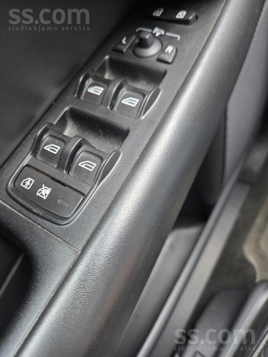 Volvo V70 2008 in Riga, with an engine capacity of 2.40 L and mileage of 363 thousand km for 2990 €, photo 9 on AUTOMOTO.COM.LV