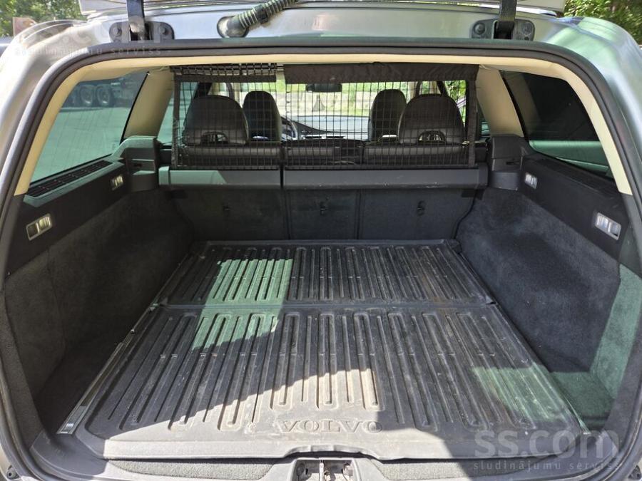 Volvo V70 2008 in Riga, with an engine capacity of 2.40 L and mileage of 363 thousand km for 2990 €, photo 12 on AUTOMOTO.COM.LV