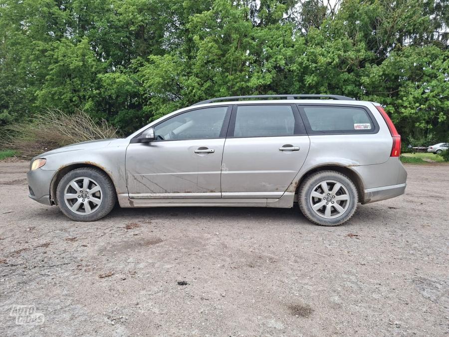 Вольво В70 2008 в Вильнюс, объемом двигателя 2.40 л и пробегом 298 тыс. км за 1300 €, фото 7 на AUTOMOTO.COM.LV
