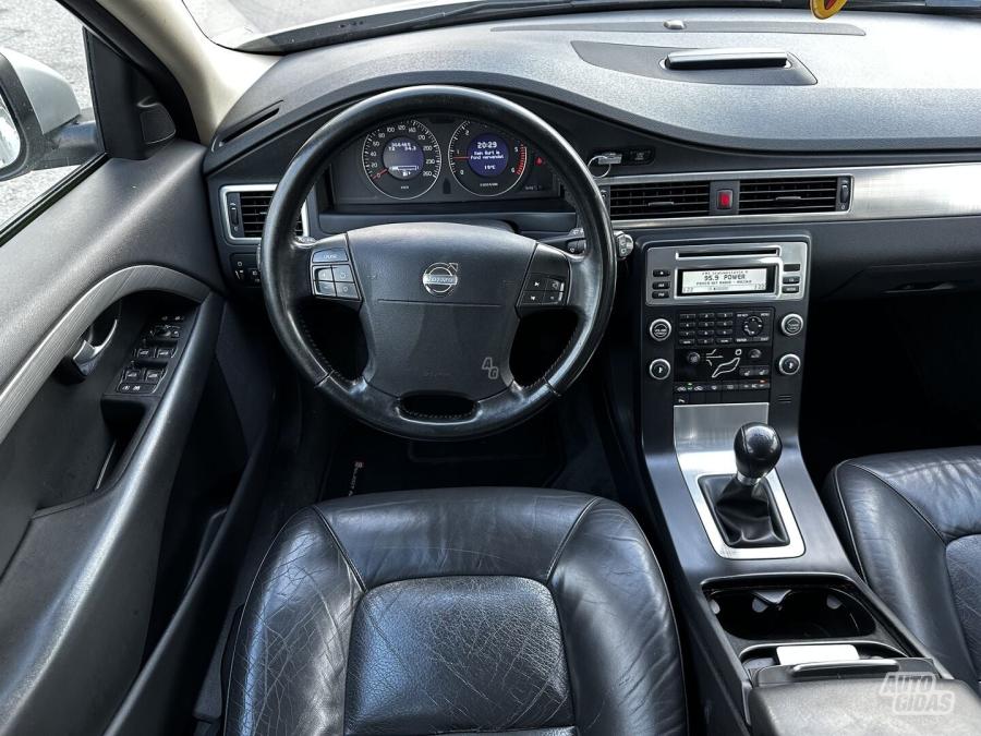 Volvo V70 2008 in Vilnius, with an engine capacity of 2.40 L and mileage of 367 thousand km for 3500 €, photo 14 on AUTOMOTO.COM.LV