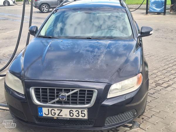 Volvo V70 2008 in Vilnius, with an engine capacity of 2.50 L and mileage of 400 thousand km for 1700 €, photo 4 on AUTOMOTO.COM.LV