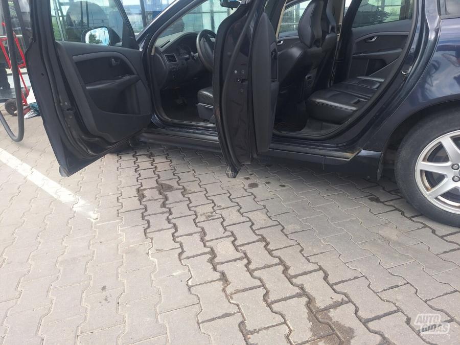 Volvo V70 2008 Viļņa, ar dzinēja tilpumu 2.50 L un nobraukumu 400 tūkst. km par 1700 €, foto 10 vietnē AUTOMOTO.COM.LV